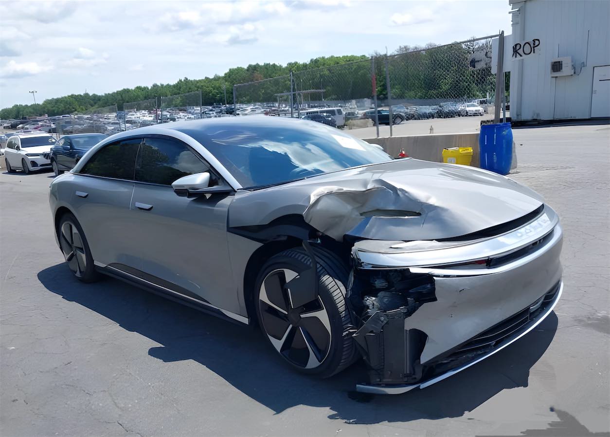 Lucid Collision Repair | EV Service Center №1 | TSK